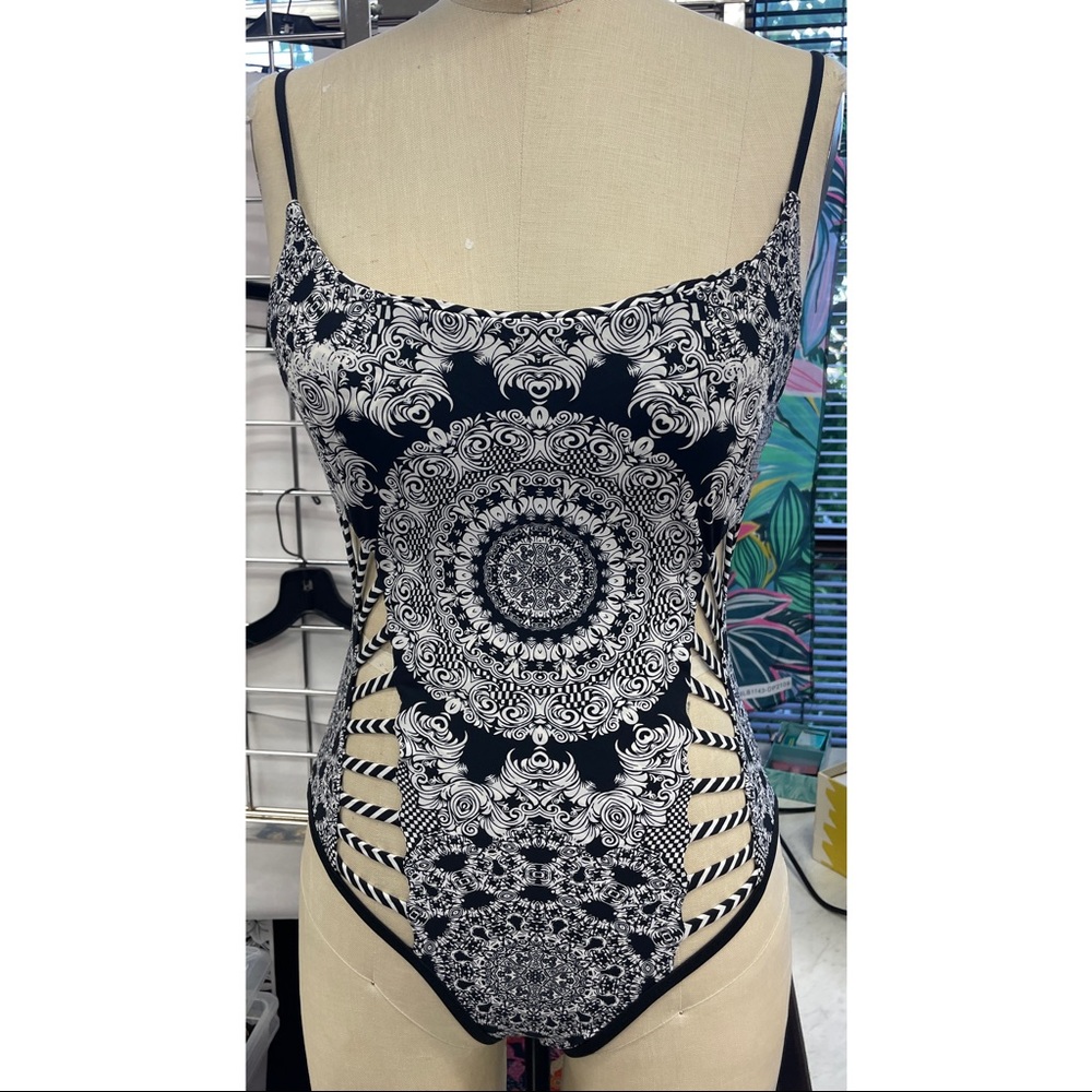 Red Carter Medallion Cut Out One Piece - Gem